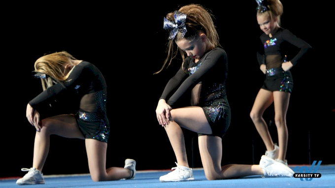 Being a Cheerleader - Etiquette - Varsity.com